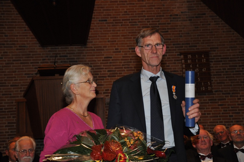 Koninklijke onderscheiding voor Meindert Kuipers - RTV NOF Nieuws