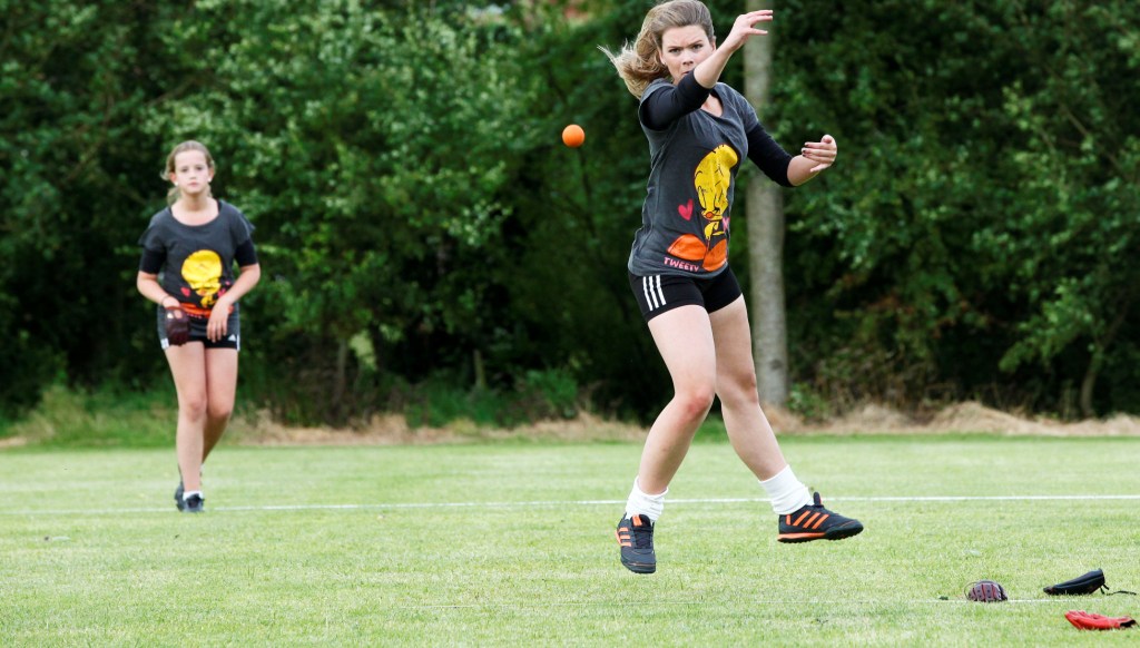 Kind- Ouder kaatsen in Ee - RTV NOF Nieuws