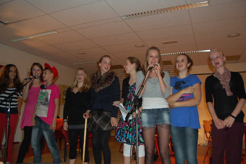 Afscheidsmusical groep 8 van de dr. Theun de Vriesskoalle - RTV NOF Nieuws