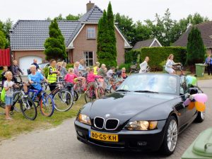 Feestelijk afscheid Juf Coby Weber op CBS de Bining - RTV NOF Nieuws