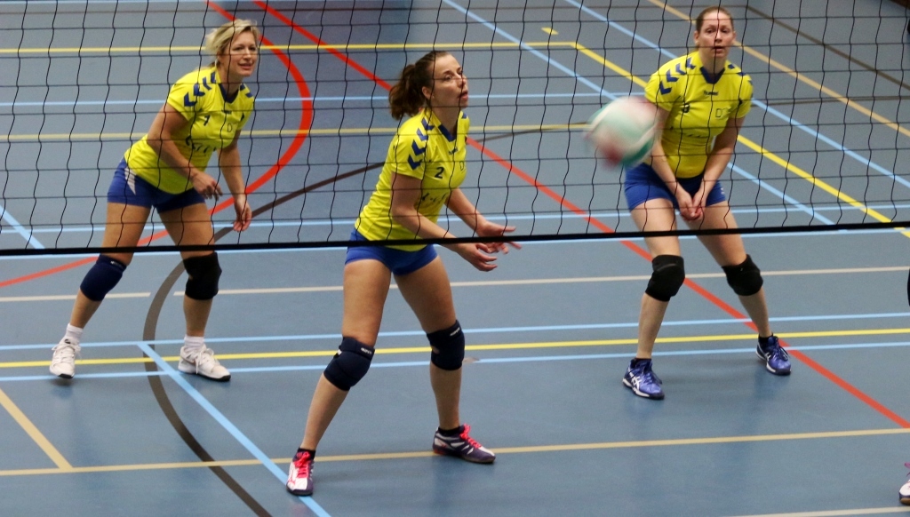 Sterke start dames DOS in de eerste klasse - RTV NOF Nieuws