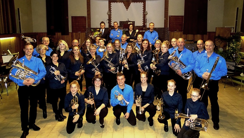 Chr. Brassband Advendo Burum speelt voor groot publiek - RTV NOF Nieuws