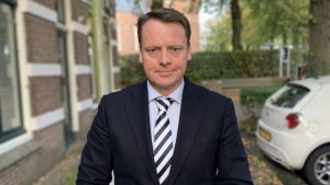 AUDIO: Burgemeester Kramer in gesprek met probleemjongeren en hun ...
