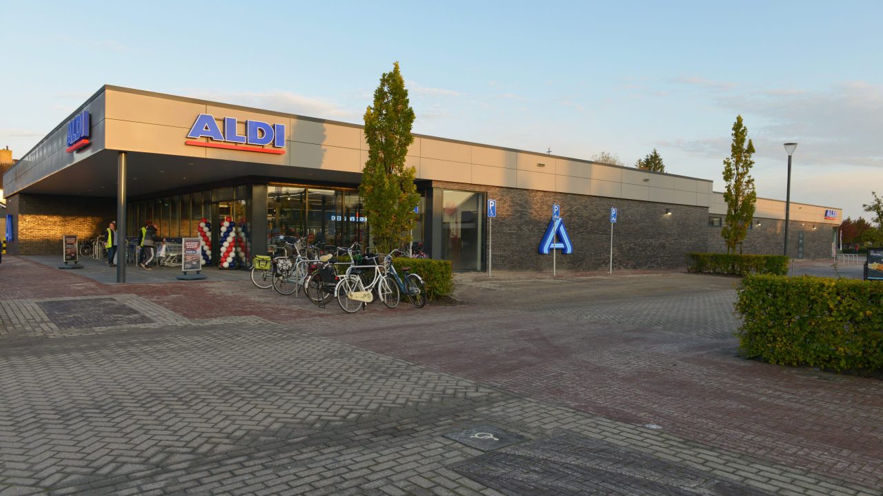 VIDEO: Deuren nieuwe ALDI in De Westereen officieel open - RTV NOF Nieuws
