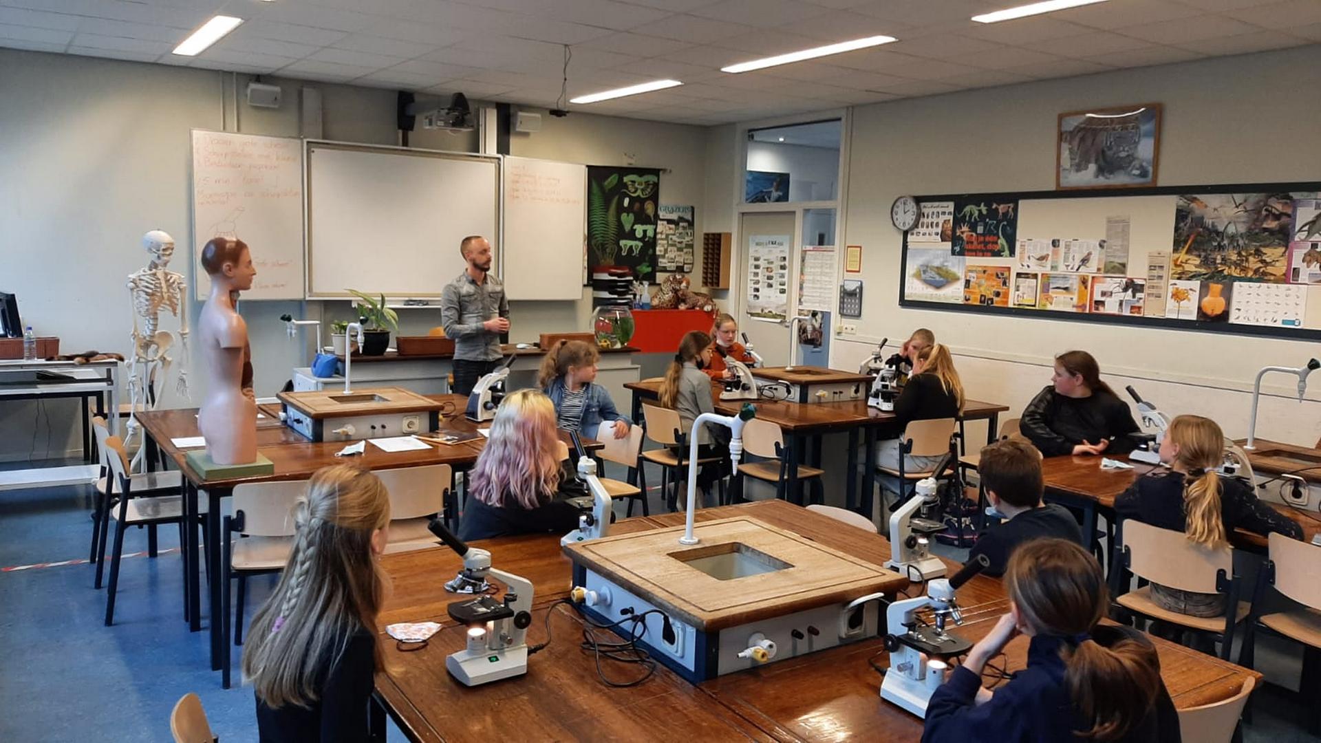Groep 8-ers proeven sfeer tijdens Doedag op het Dockinga College - RTV ... Groep 8-ers proeven sfeer tijdens Doedag op het Dockinga College - RTV ...