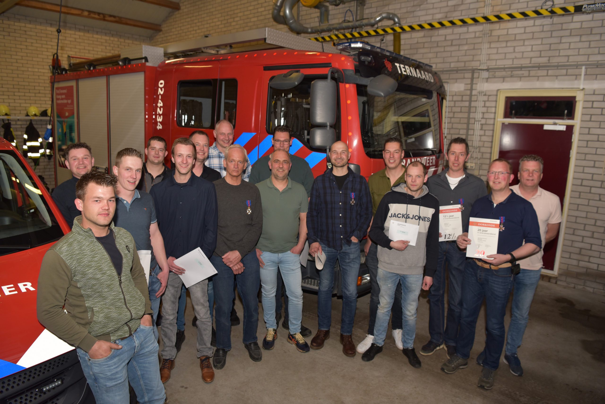Diploma’s en jubilarissen bij brandweer Ternaard - RTV NOF Nieuws
