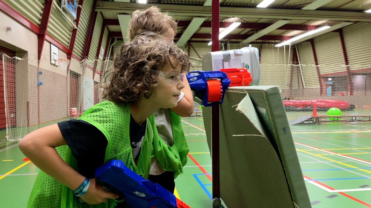 VIDEO: Sportactiviteiten voor de jeugd in de regio: "Efkes by de ...