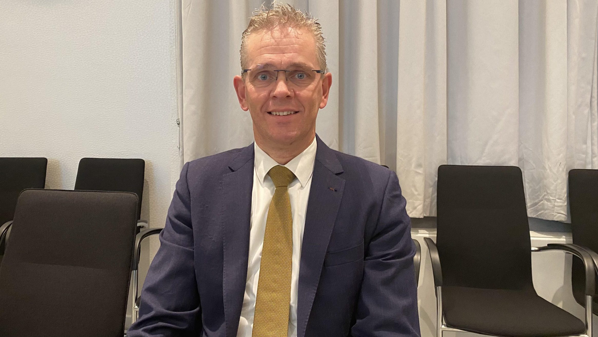 VIDEO: Gemeenteraad Tytsjerksteradiel wil door met burgemeester Jeroen ...