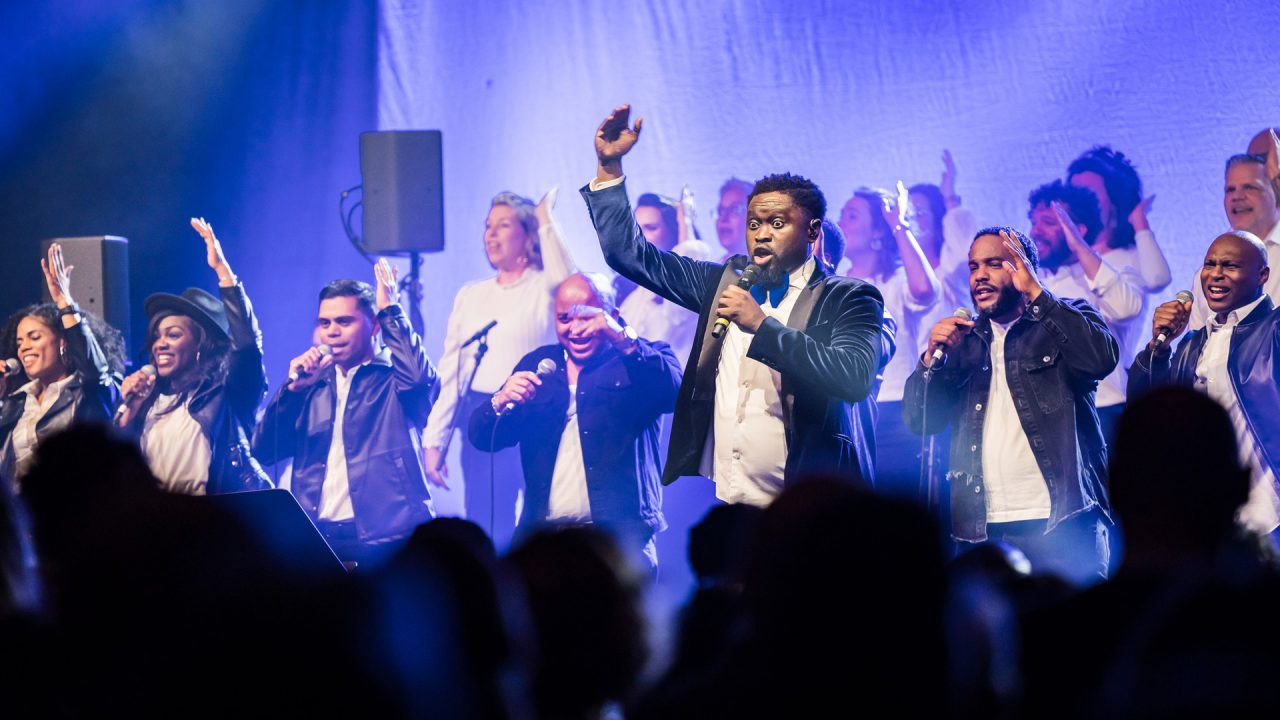 Pinksterfeest Veenklooster 2023: van de Lemster Mannen tot black gospel - RTV NOF Nieuws