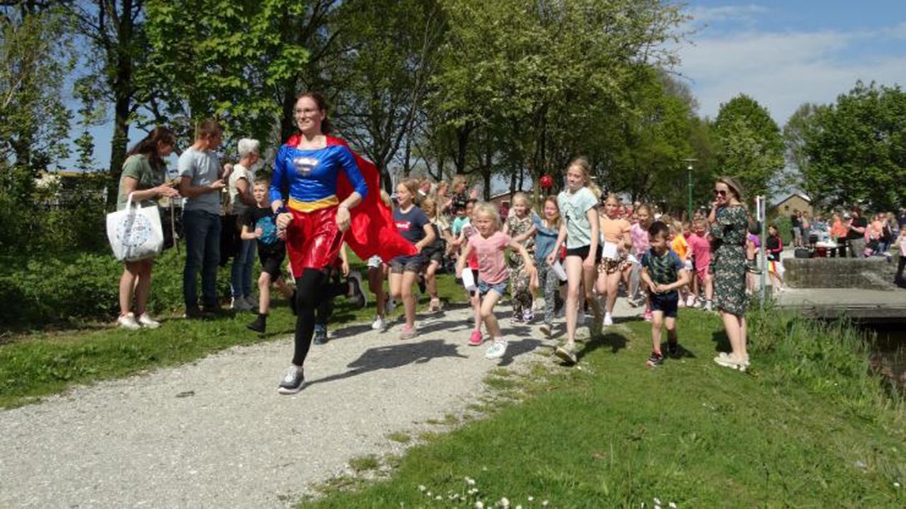 Superheldenloop SVD Damwâld - RTV NOF Nieuws