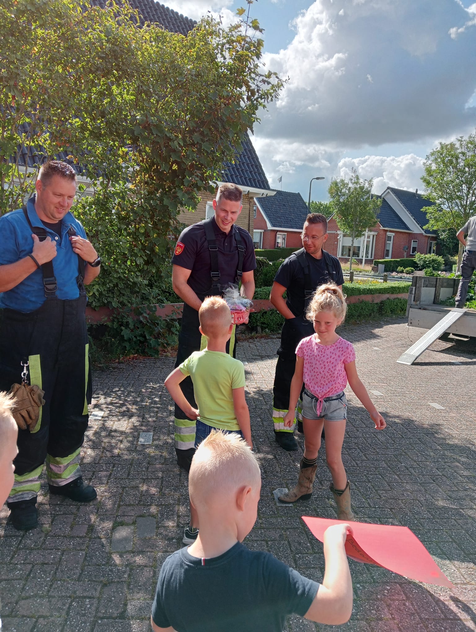 Brandweer op bezoek bij de Dondersteen - RTV NOF Nieuws