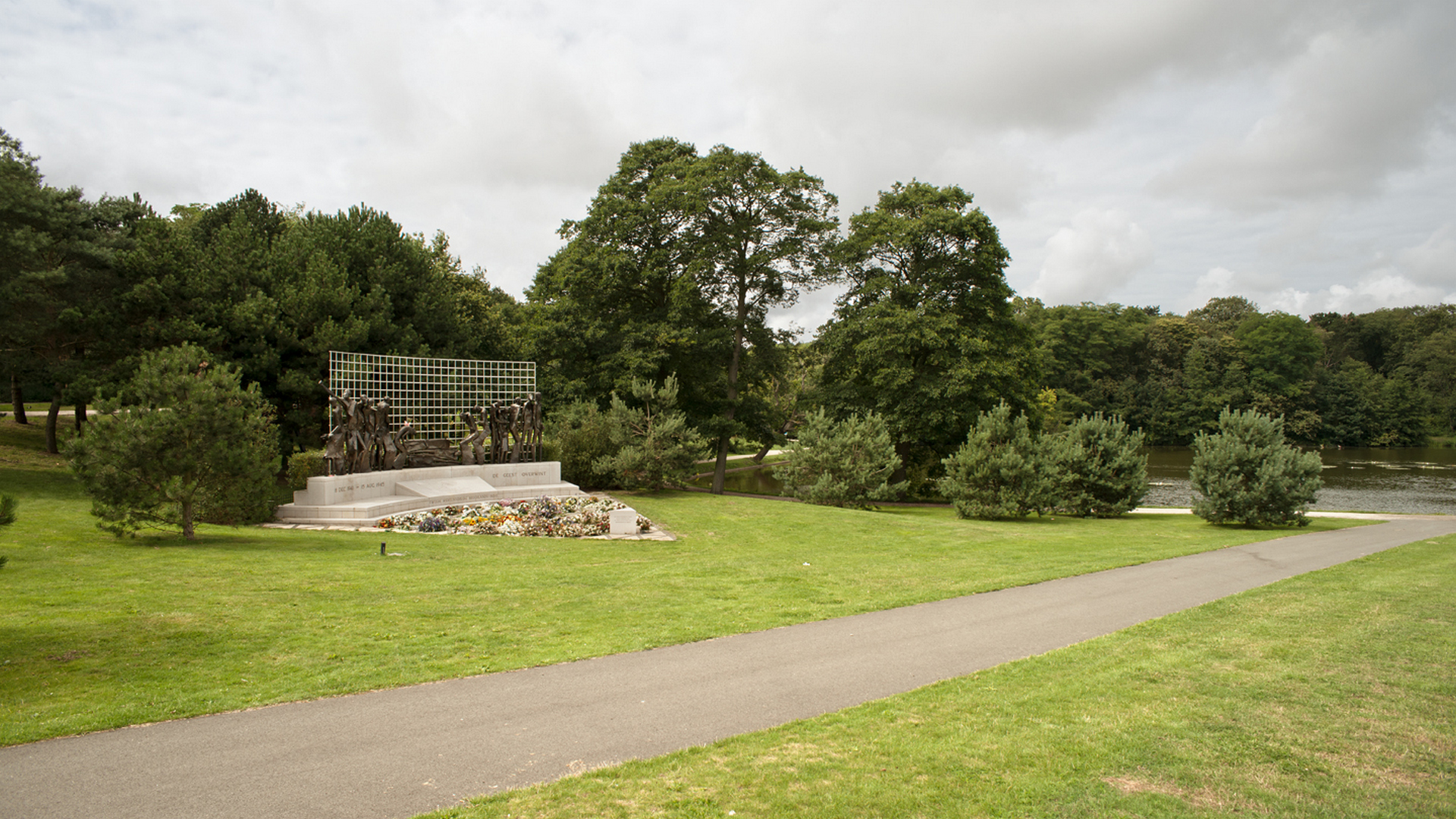 TE ZIEN IN… Aflevering 250: Bijwonen 15 augustus herdenking in Den Haag ...