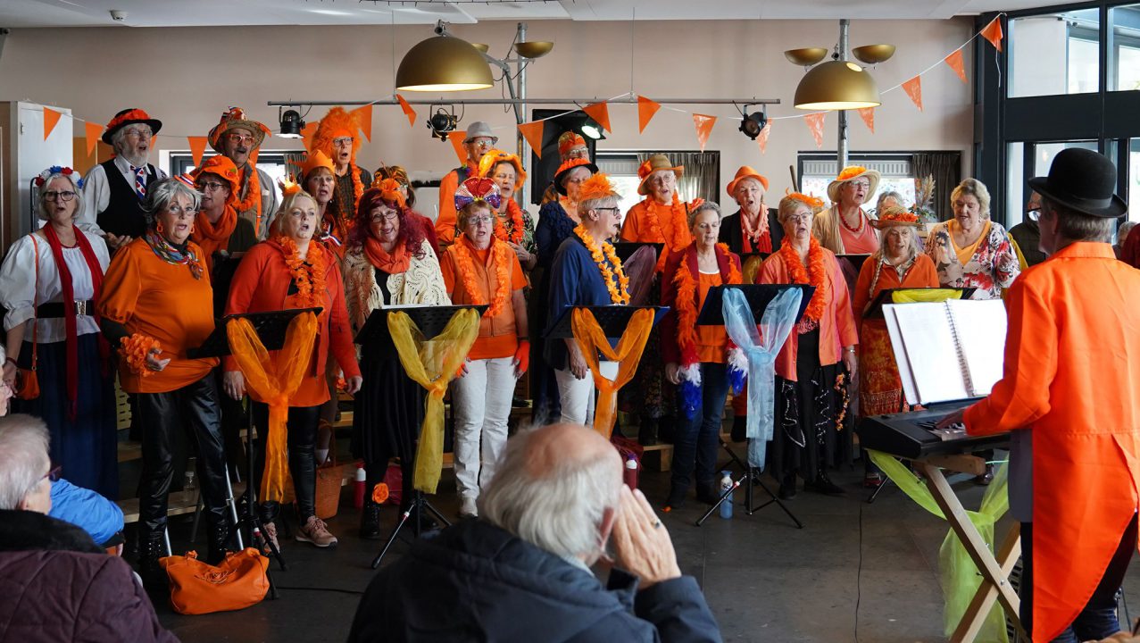 Koar Excentriek op 55plus-middag - RTV NOF Nieuws