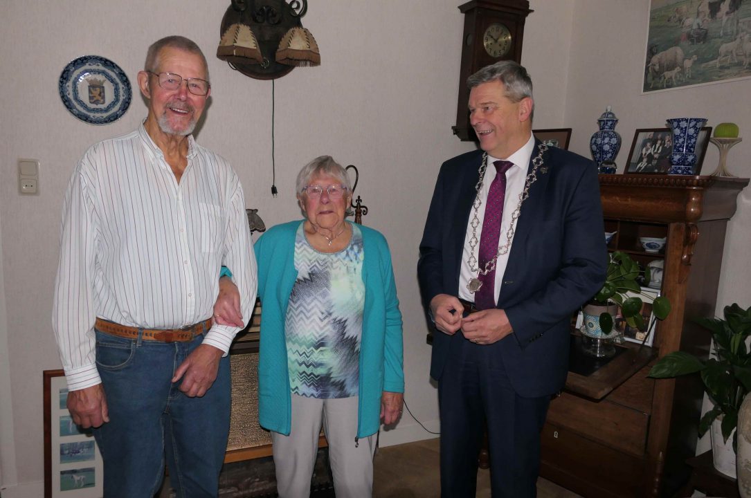 Familie Groenhof uit Damwâld 65 jaar getrouwd - RTV NOF Nieuws