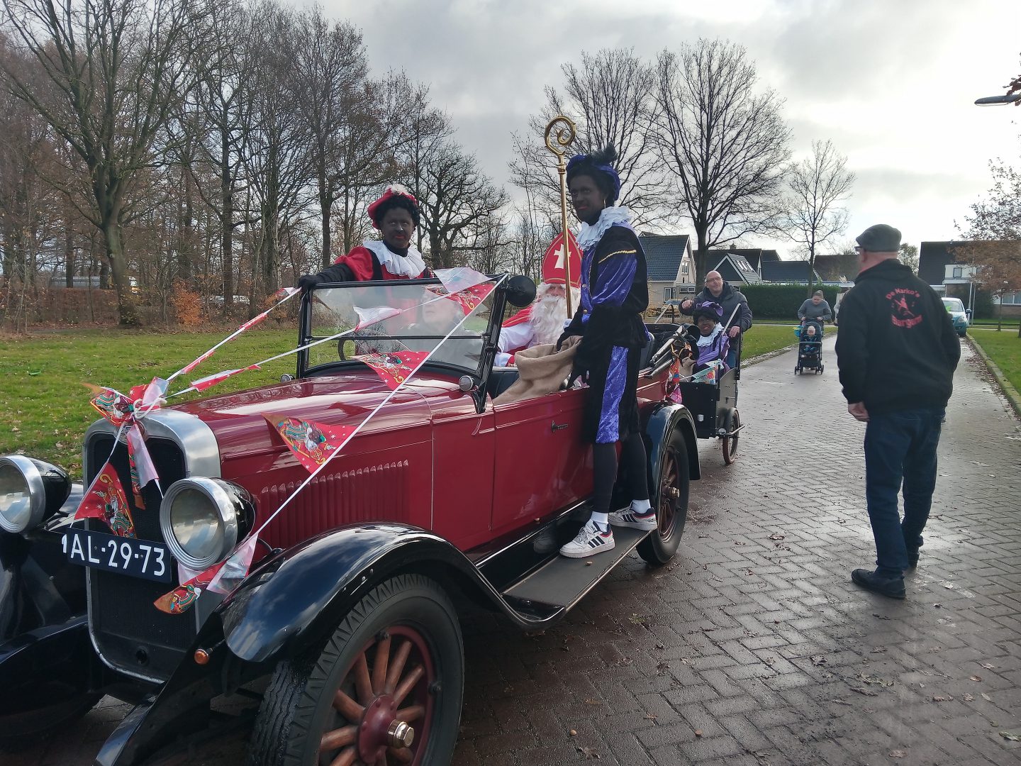 Sinterklaasavontuur in Surhuizum: Op zoek naar het grote boek - RTV NOF ...