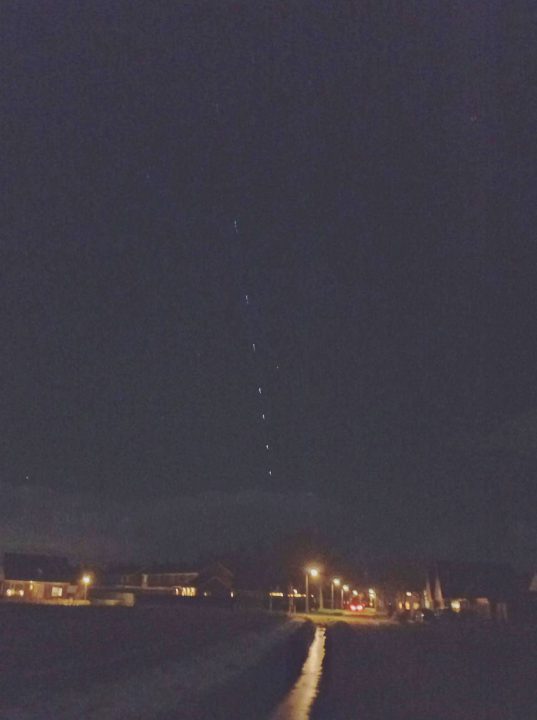 Starlink-satellieten en Jupiter sieren nachtelijke hemel - RTV NOF Nieuws