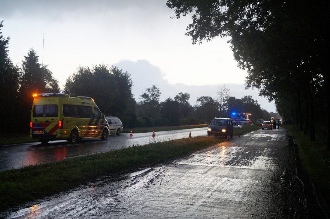 Zeer ernstig ongeval op N355: vrouw (62) overleden na aanrijding met auto - RTV NOF Nieuws