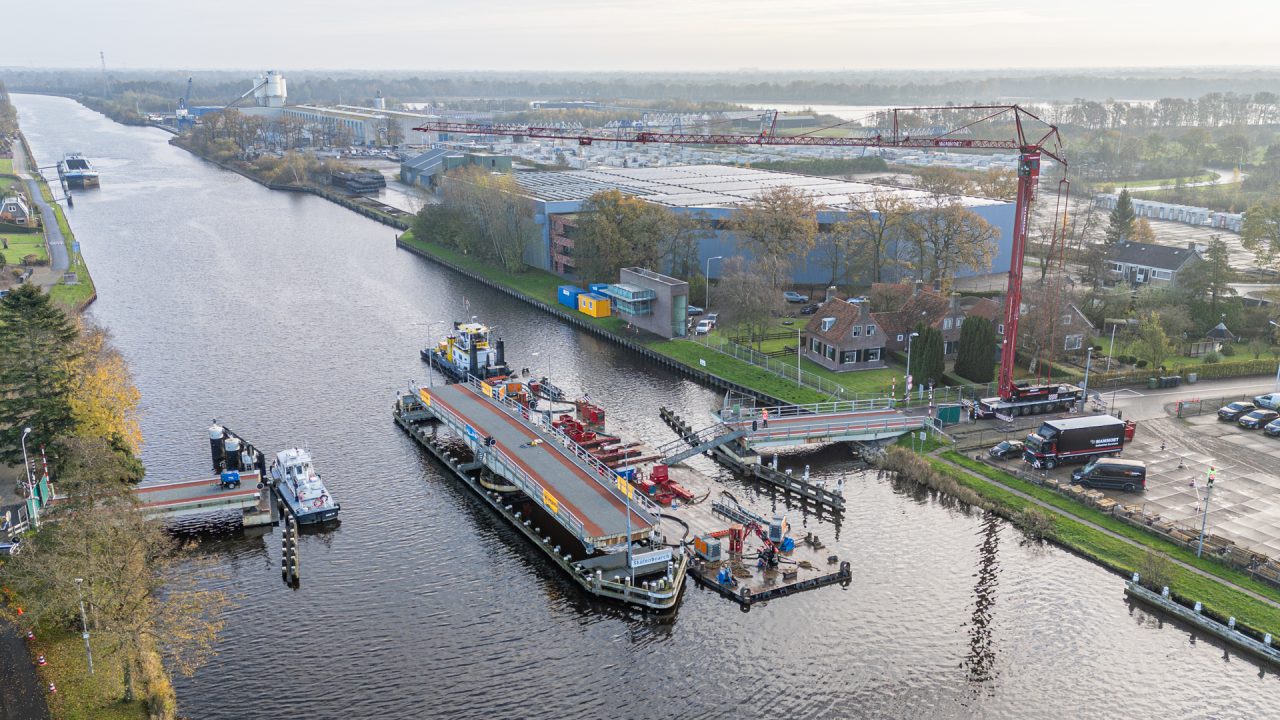 VIDEO: De brug bij Skûlenboarch is terug, de verbinding voor wegverkeer ...