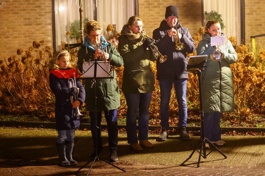 Vroege kerstklanken in Ie en Ingwierrum - RTV NOF Nieuws