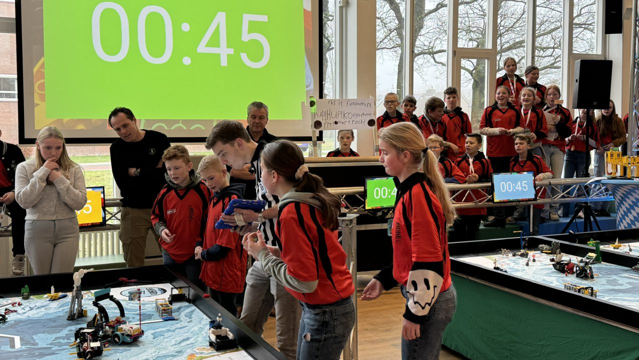 Groep 8 It Fundamint wint regionale finale van First Lego League - RTV ...