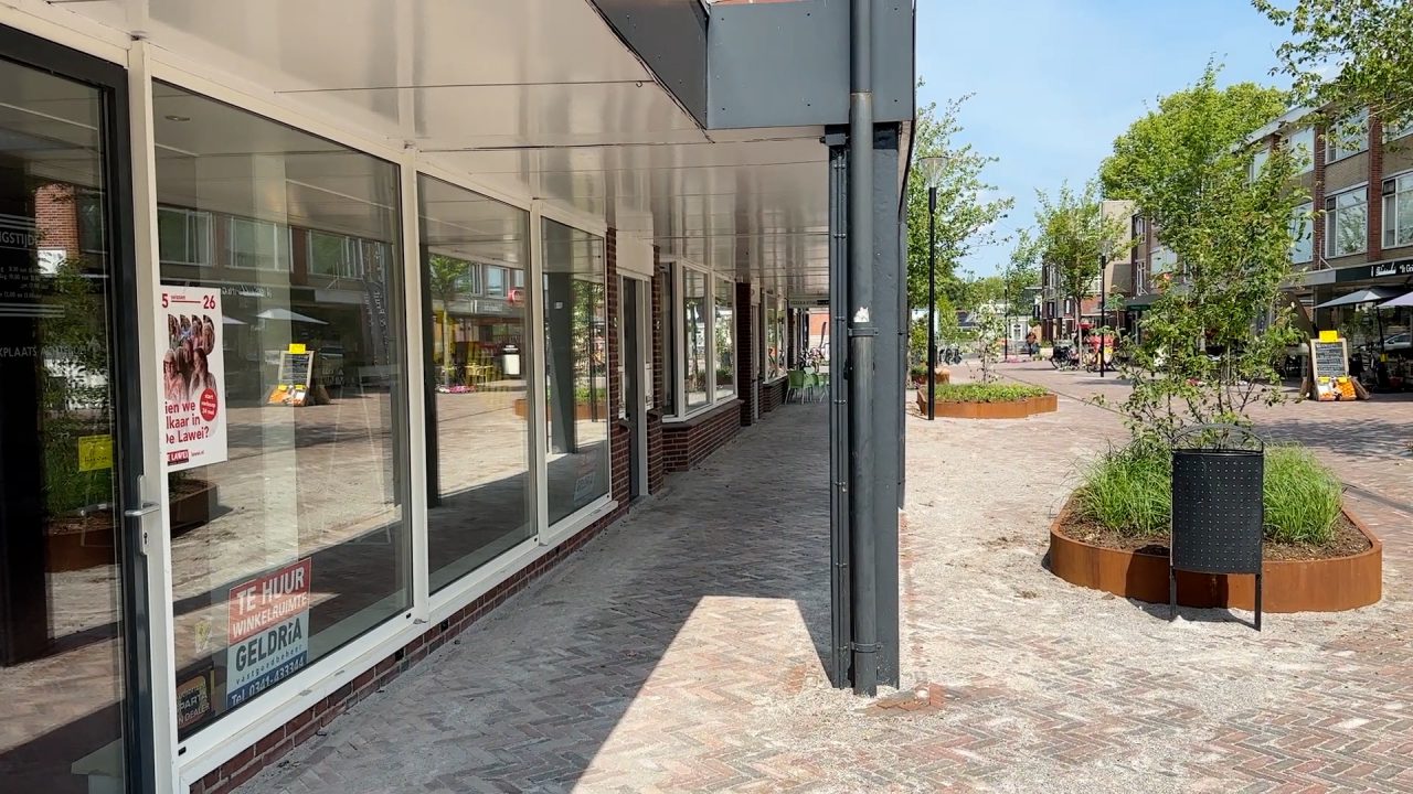 Helft winkelstraat Buitenpost te koop en herinrichting bijna klaar: "Soarte fan nije start ...