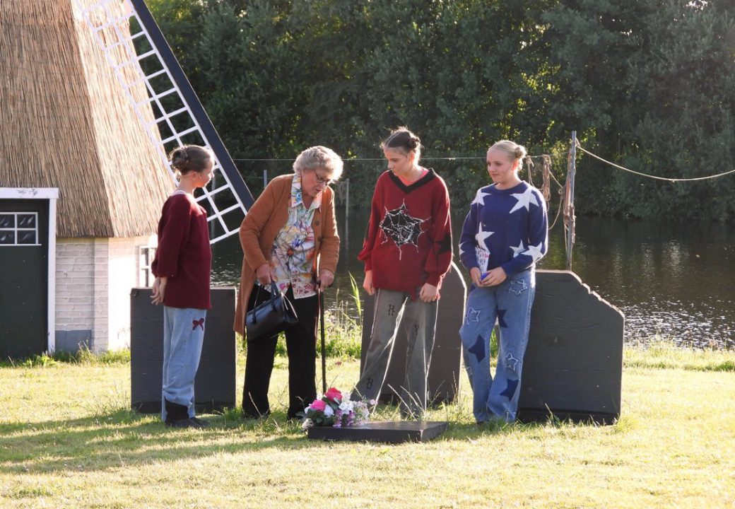 Theaterstuk Brêge nei Frijheid brengt oorlogsjaren tot leven - RTV NOF ...