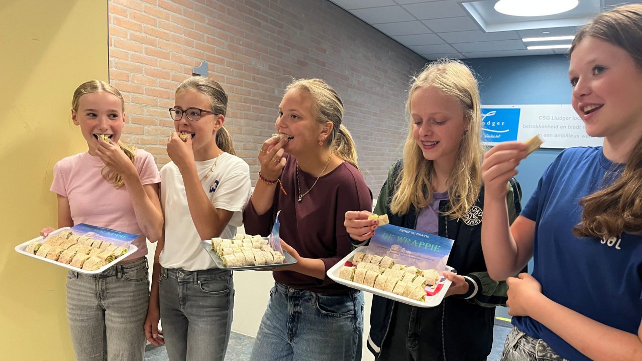 Leerlingen CSG Liudger bedenken gezonde snack ‘Wrappie’ - RTV NOF Nieuws